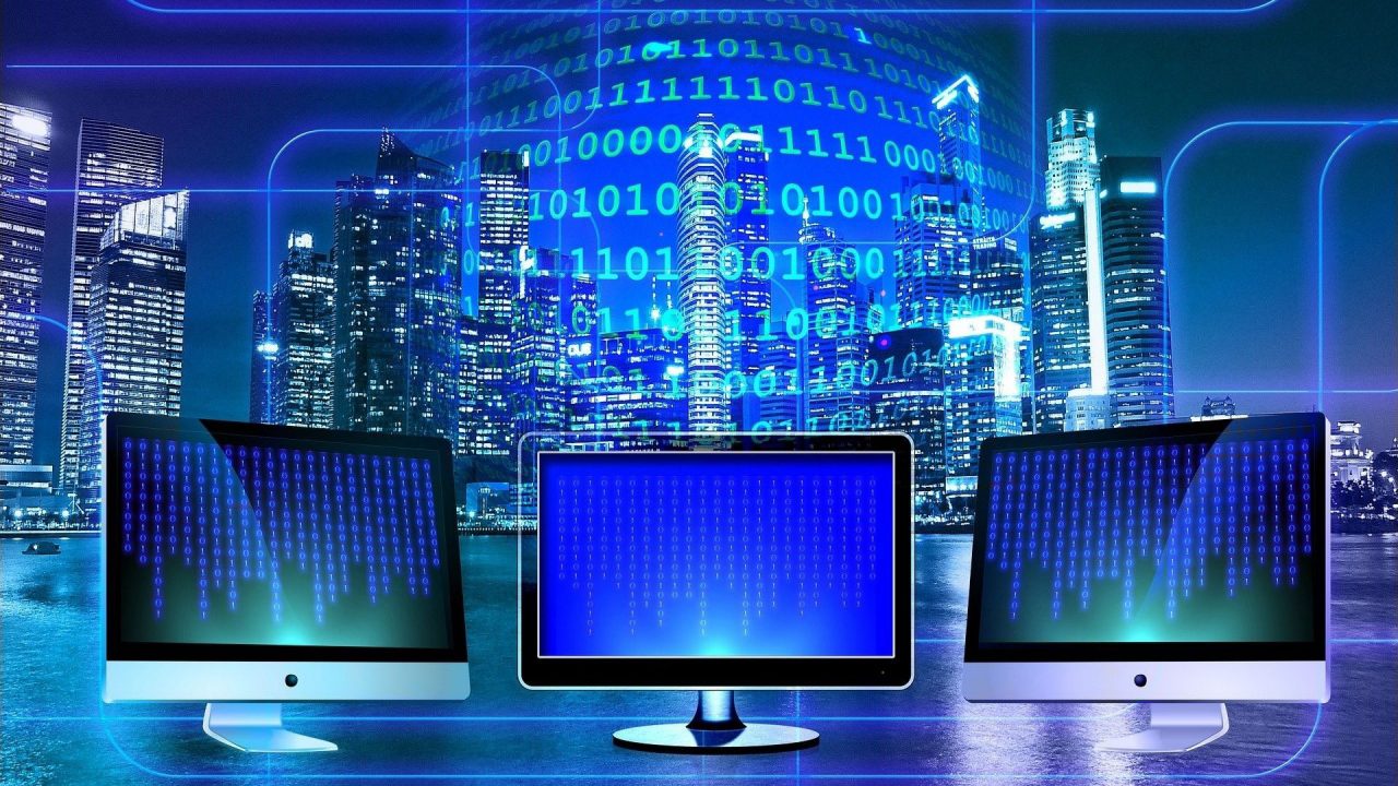 Technology | The Internet - English Plus Podcast